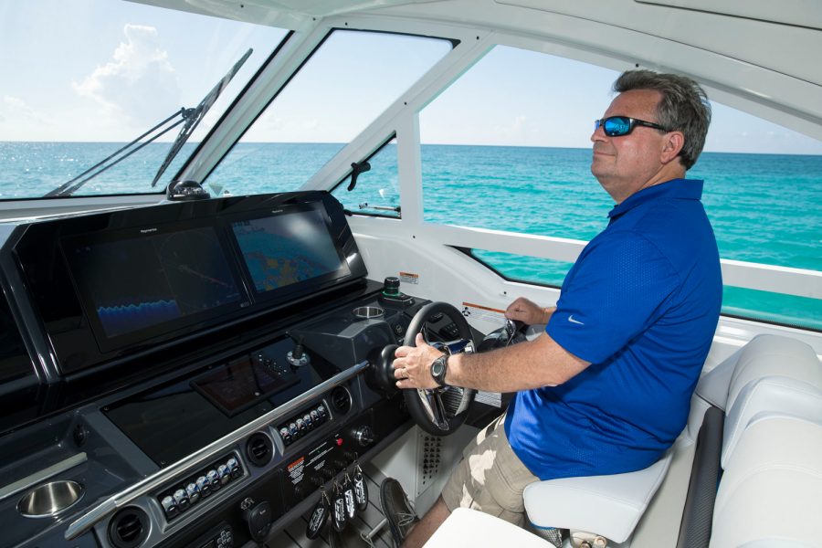 Formula 400 Super Sport Crossover | 40 ft Boat w/ Open Bow