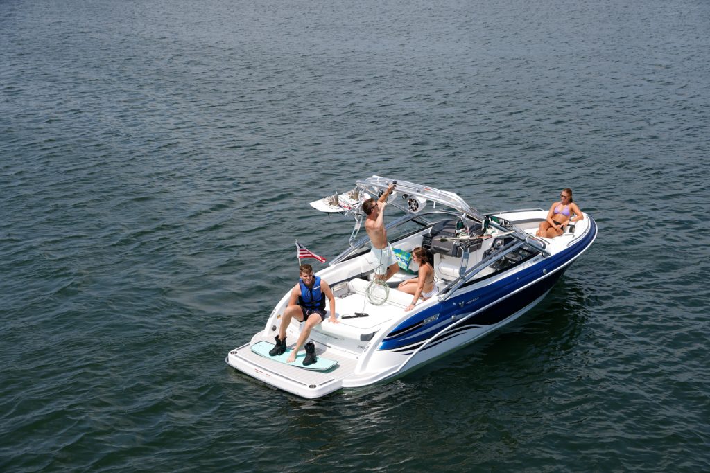 Formula 240 Bowrider - Luxury 24 ft Sport Boat | Formula Boats