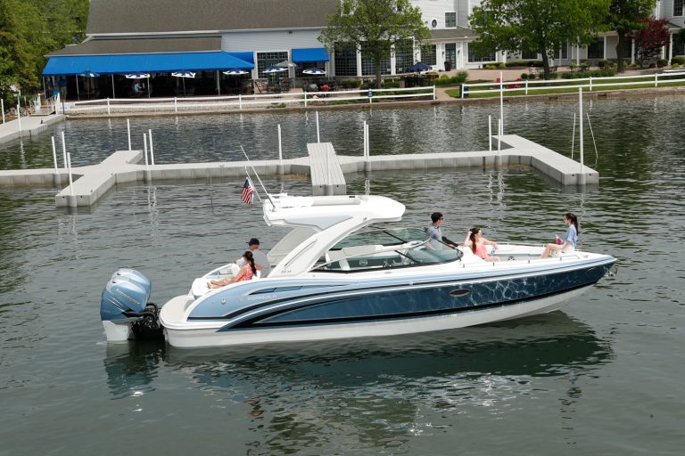 310 Bowrider - Luxury 31 ft Boat | Formula Boats