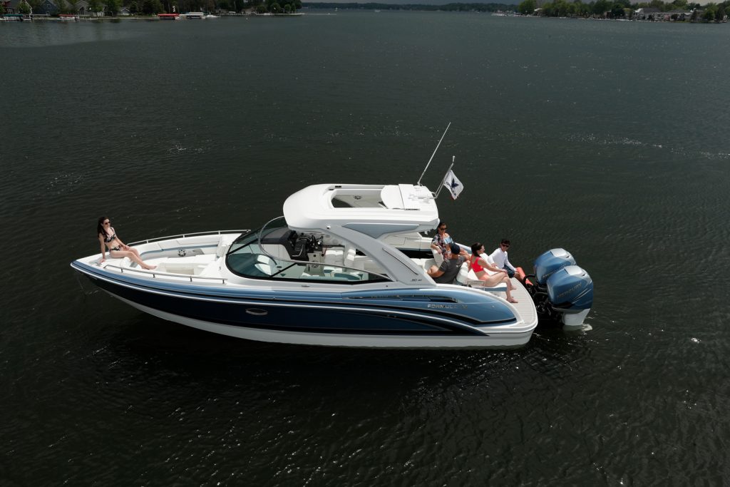 310 Bowrider - Luxury 31 ft Boat | Formula Boats