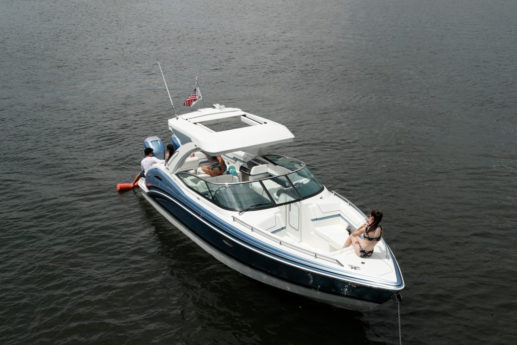 310 Bowrider - Luxury 31 ft Boat | Formula Boats