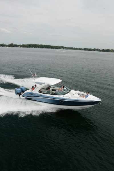 310 Crossover Bowrider - Luxury 31 ft Boat | Formula Boats