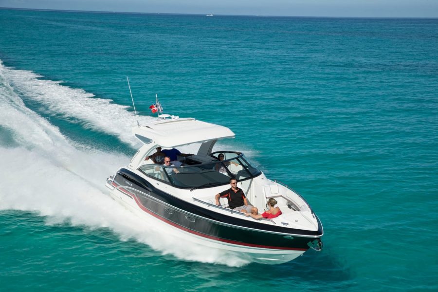 330 Crossover Bowrider - Twin Outboard Bowrider | Formula Boats