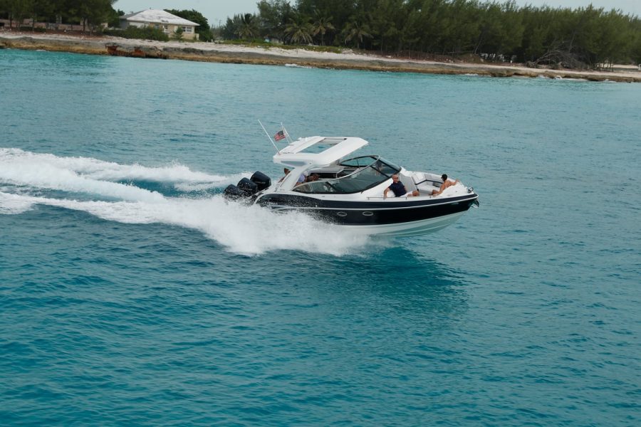 330 Crossover Bowrider - Twin Outboard Bowrider | Formula Boats