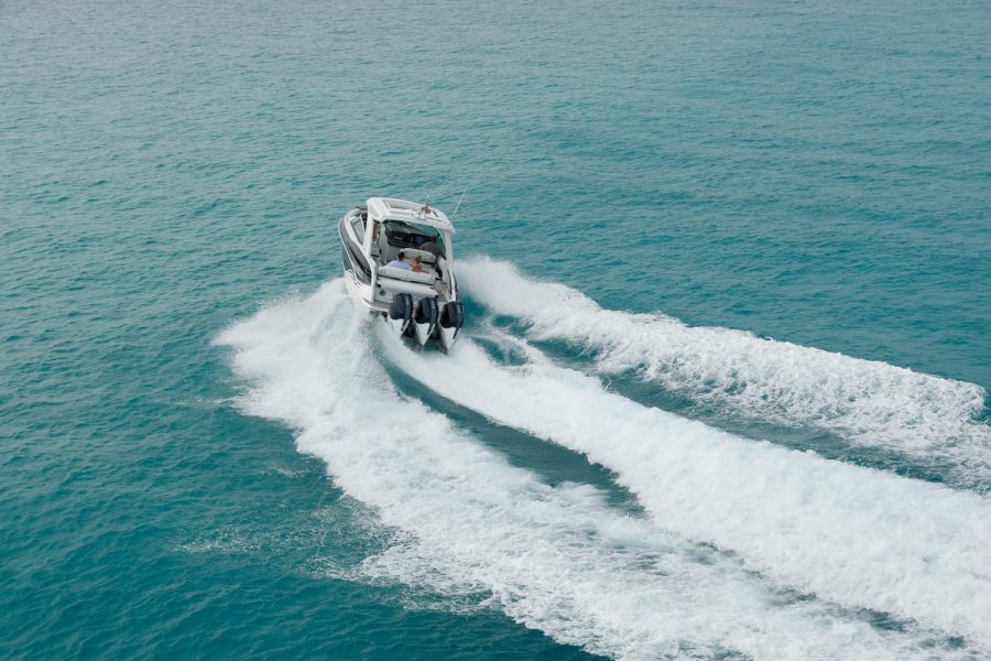 330 Crossover Bowrider - Twin Outboard Bowrider | Formula Boats