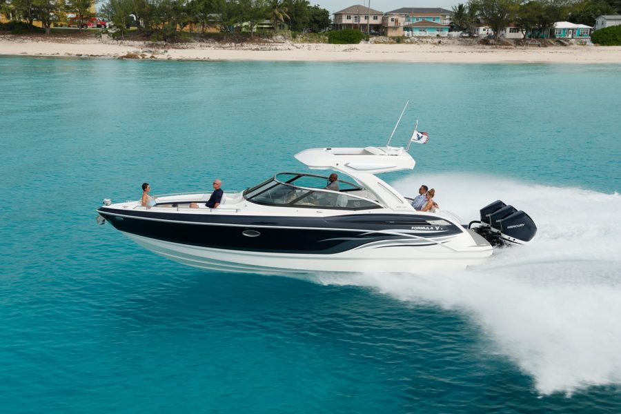 330 Crossover Bowrider - Twin Outboard Bowrider | Formula Boats