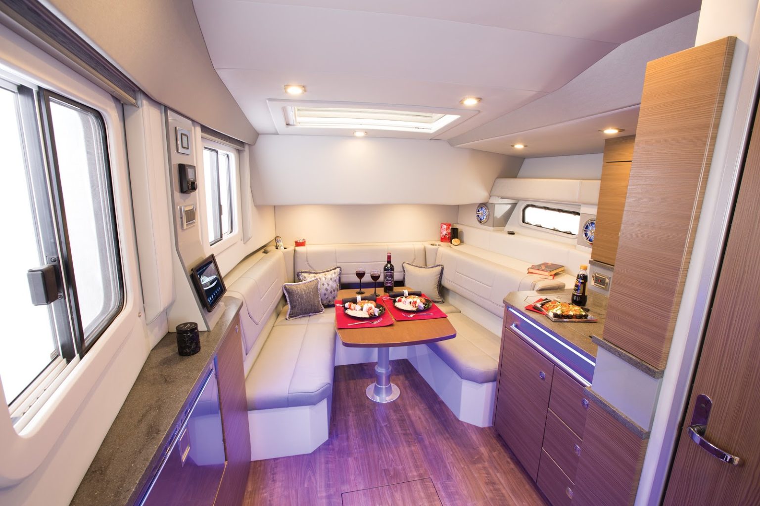 Formula 430 Super Sport Crossover | 43 ft Boat with Kitchen