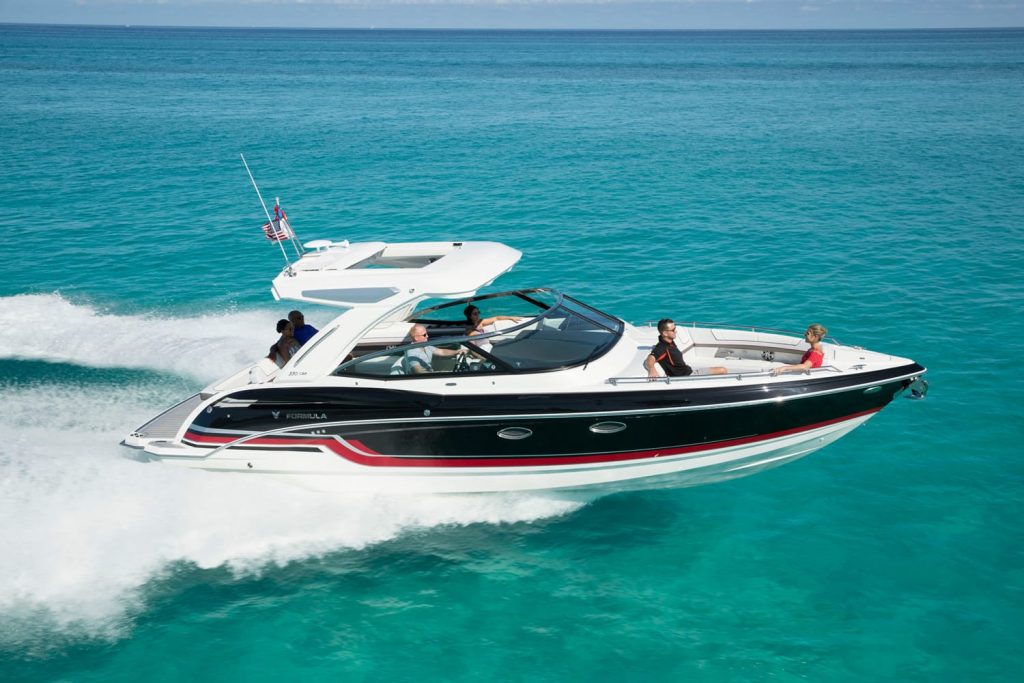 330 Crossover Bowrider - Twin Outboard Bowrider | Formula Boats