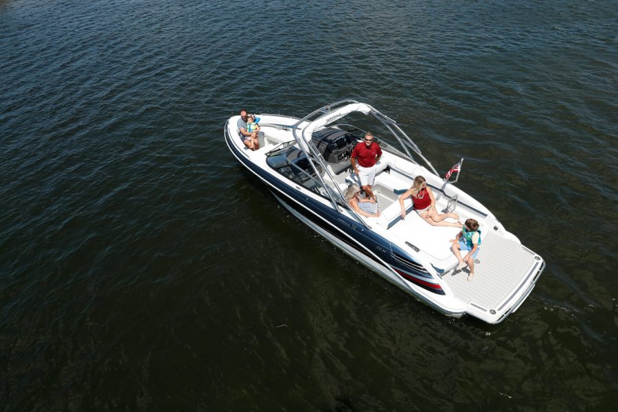 Formula 270 Bowrider - Luxury 27 ft Boat | Formula Boats