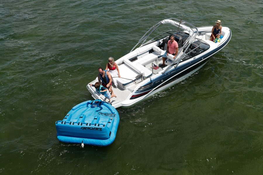Formula 270 Bowrider - Luxury 27 ft Boat | Formula Boats