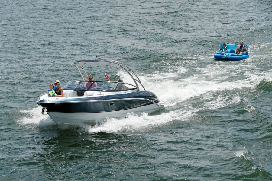 Formula 270 Bowrider - Luxury 27 ft Boat | Formula Boats