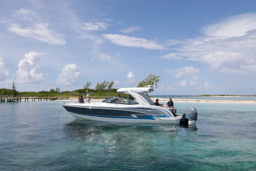 Formula 350 Crossover Bowrider | Overnight Comfort On The Water