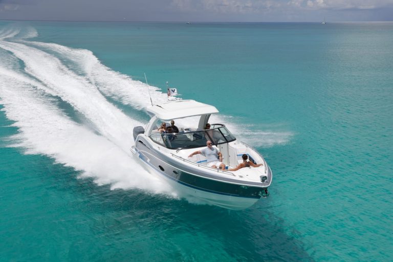 Formula 350 Crossover Bowrider | Overnight Comfort On The Water