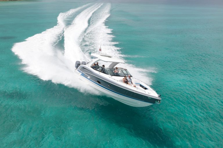 Formula 350 Crossover Bowrider | Overnight Comfort On The Water