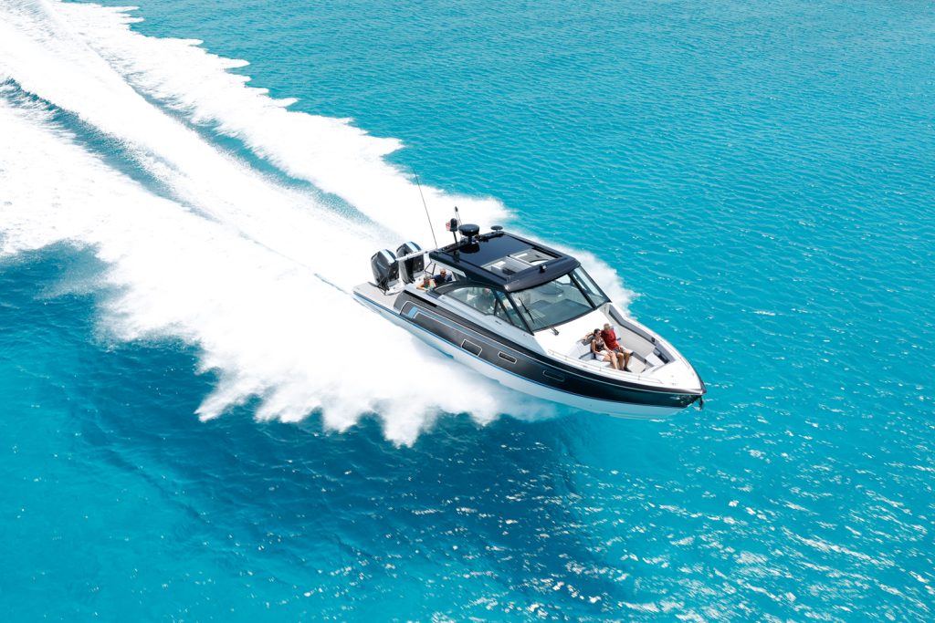 380 Super Sport Crossover - Luxury 38 ft Boat | Formula Boats