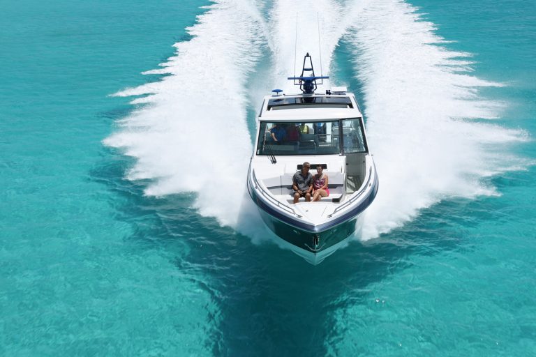 Formula 400 Super Sport Crossover | 40 ft Boat w/ Open Bow