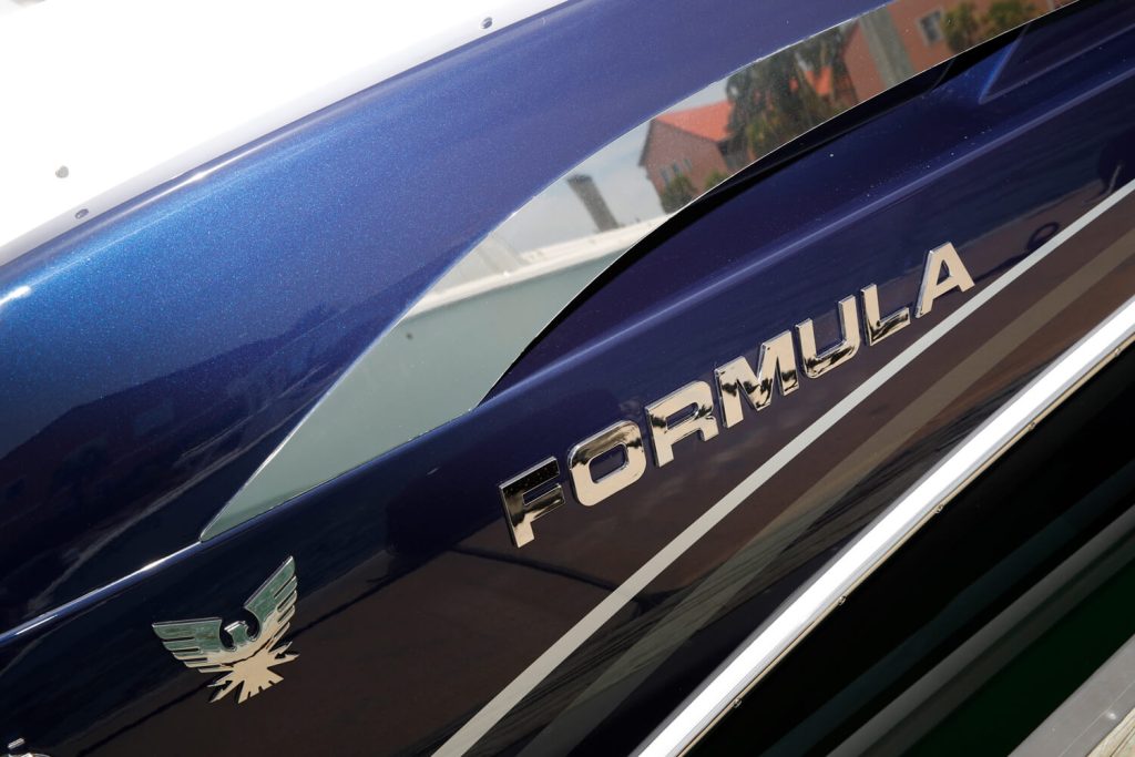 The 350 Sun Sport Boat | Build It Online | Formula Boats