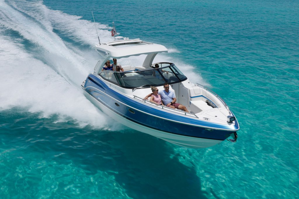 Formula 330 Crossover Bowrider w/ Open Bow & Cabin