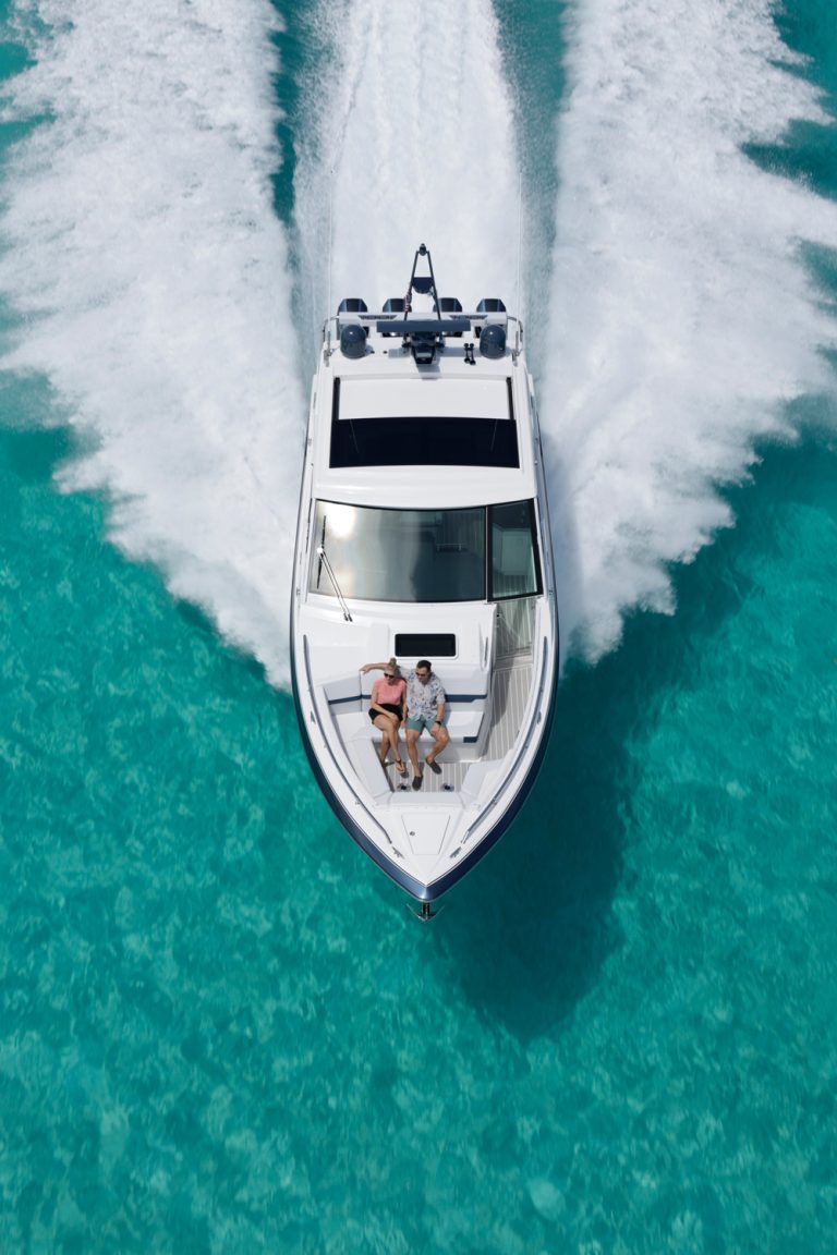 400 Super Sport Crossover - Luxury 40 ft Crossover Boat | Formula