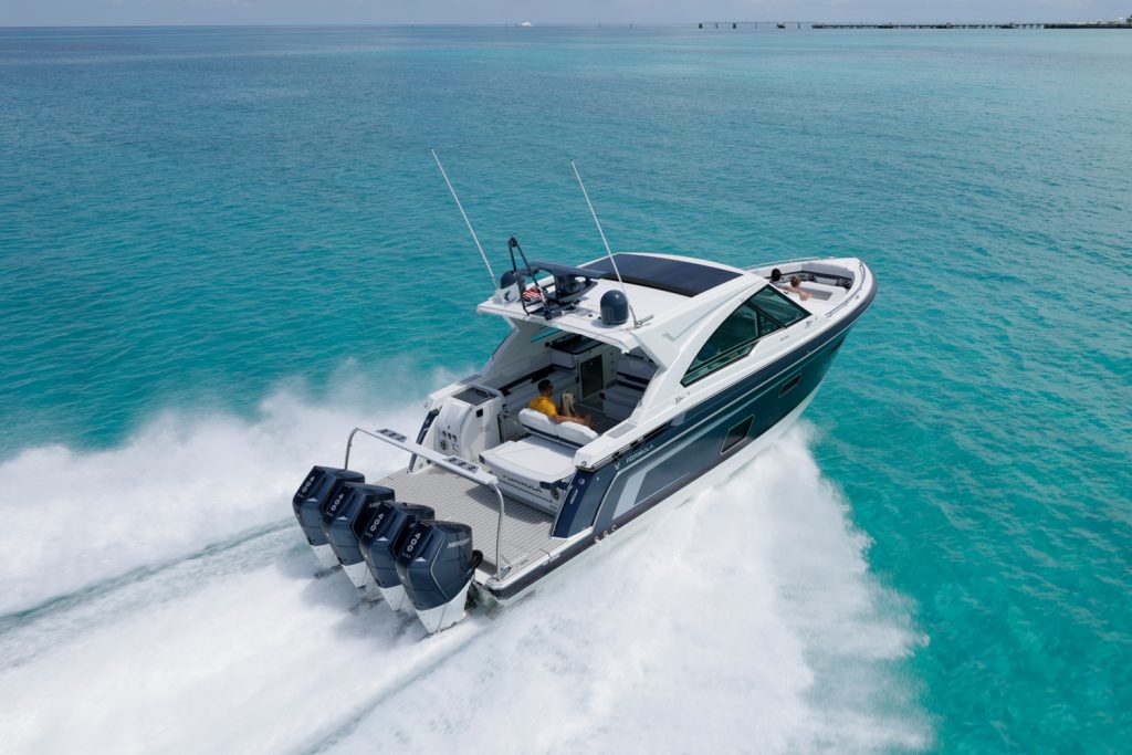 400 Super Sport Crossover - Luxury 40 ft Crossover Boat | Formula