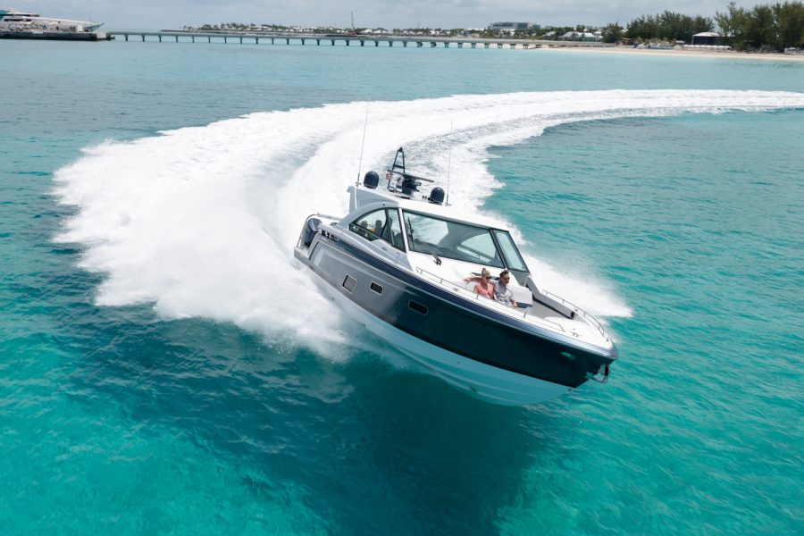 Formula 400 Super Sport Crossover | 40 ft Boat w/ Open Bow