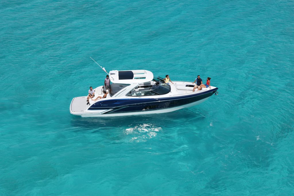 360 Crossover Bowrider | Formula Boats