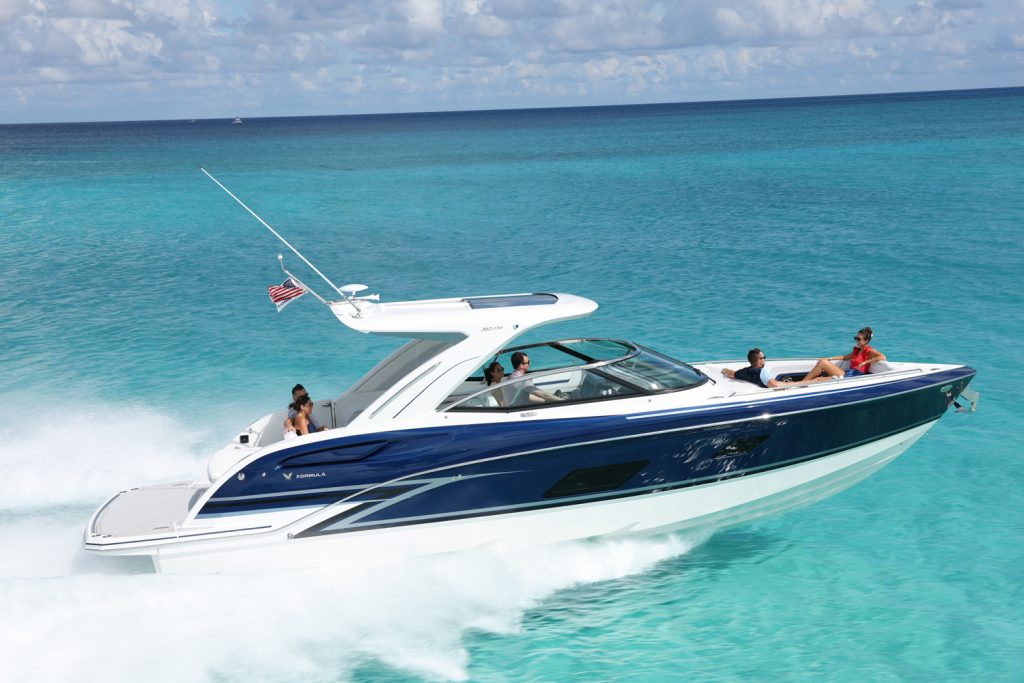360 Crossover Bowrider | Formula Boats