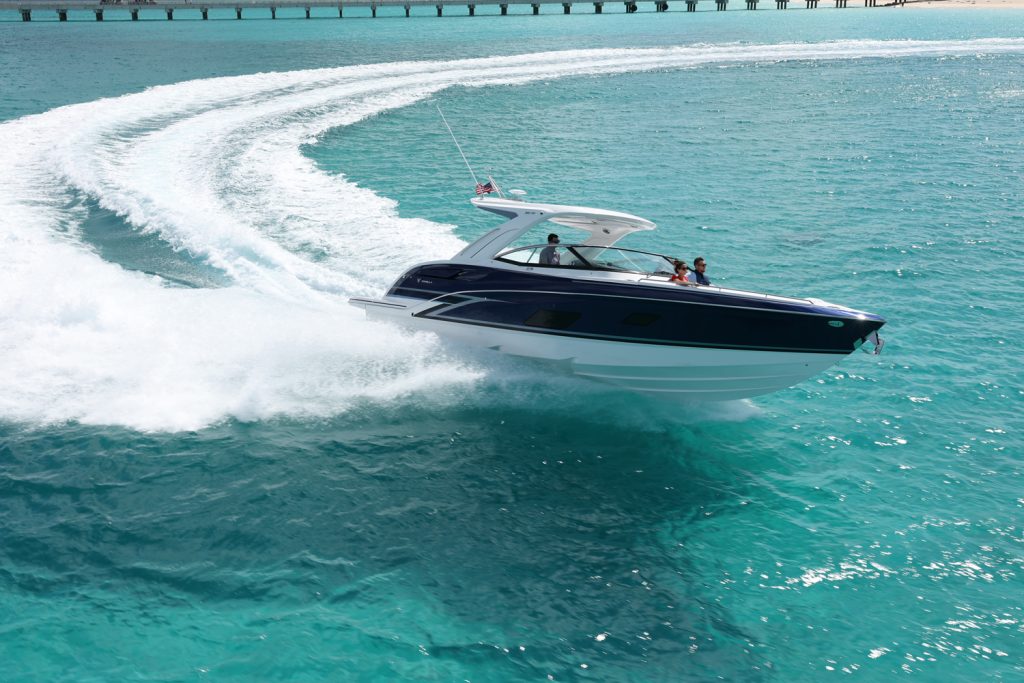 360 Crossover Bowrider | Formula Boats