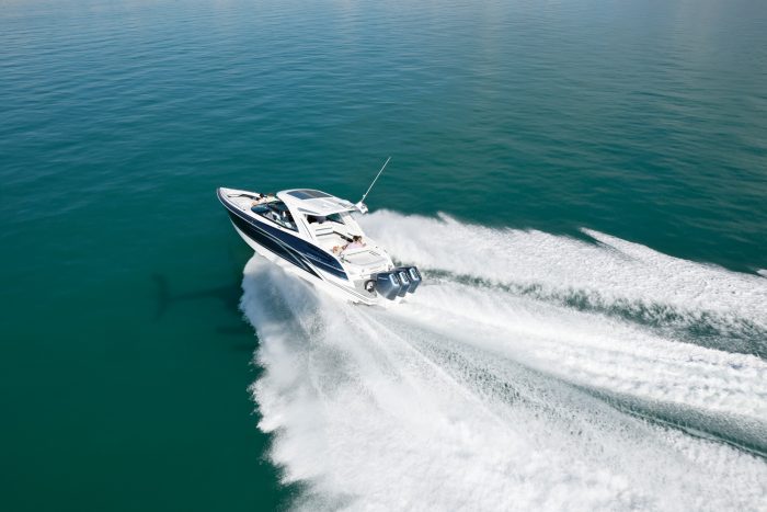 360 Crossover Bowrider | Formula Boats